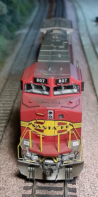 ATSF DASH8-40CW 807