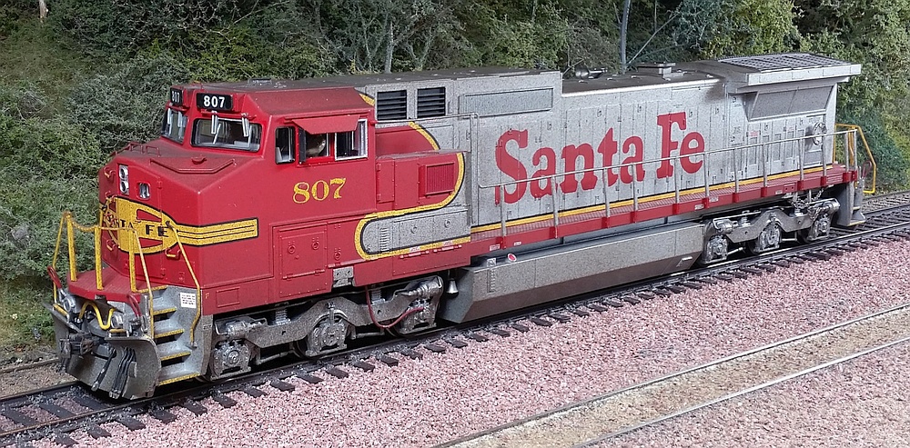 Gregg Fuhriman HO ATSF DASH8-40CW 807
