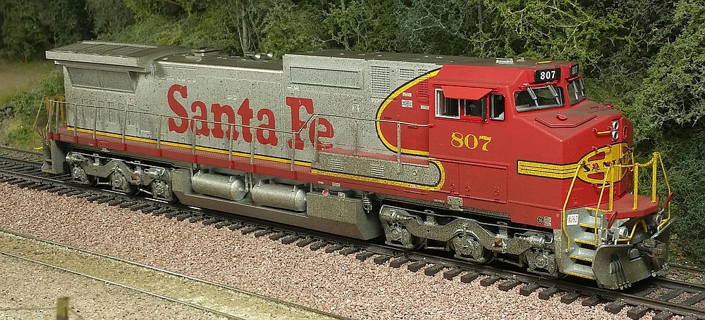 Gregg Fuhriman HO ATSF DASH8-40CW 807